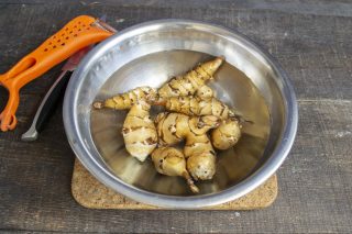 Нежный крем-суп из топинамбура. Пошаговый рецепт с фото — Ботаничка