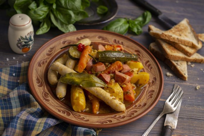 Вкусная дымдама с колбасками. Пошаговый рецепт с фото — Ботаничка